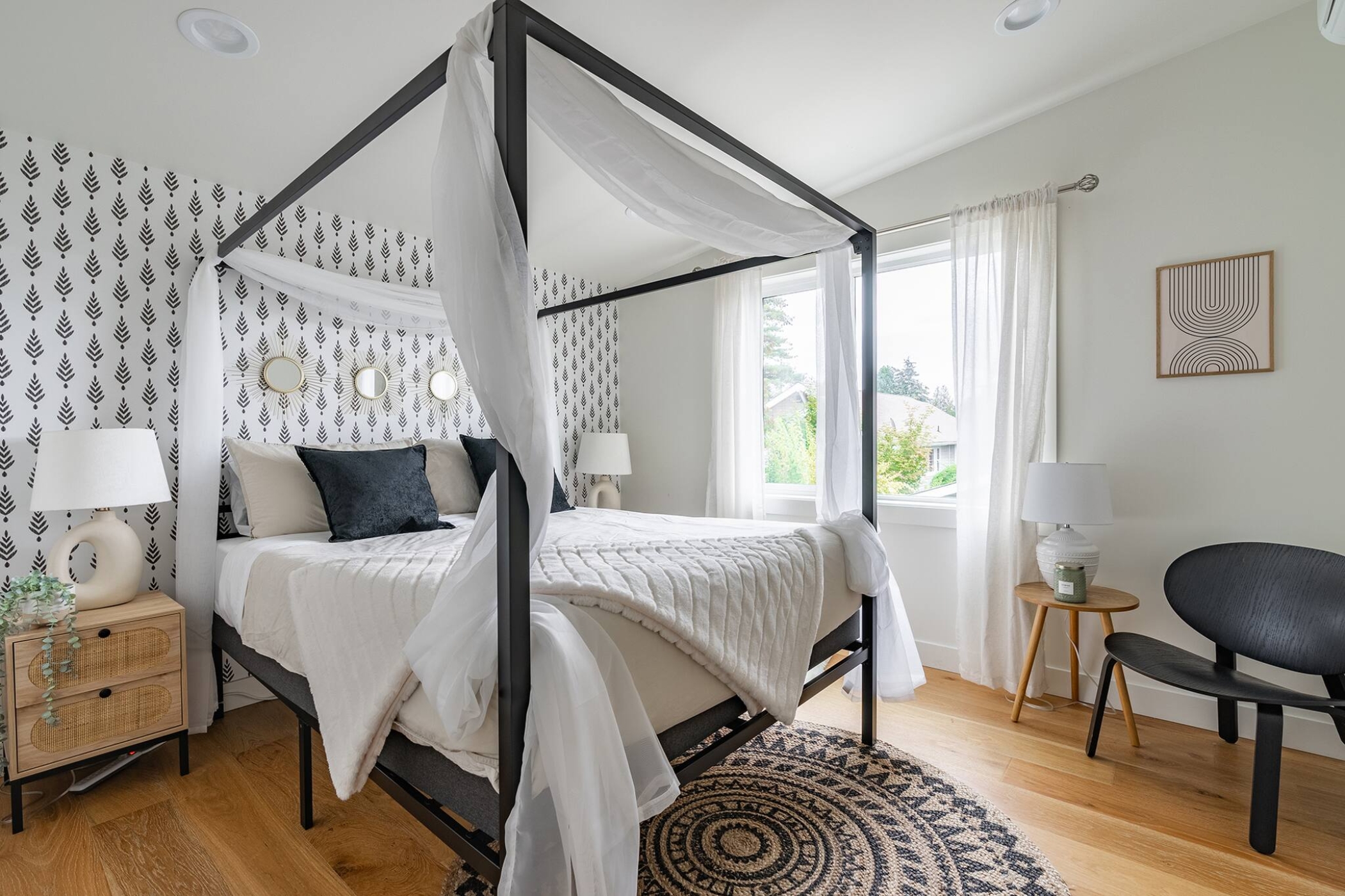 2br | Fireplace | West Seattle | Sophari Home E - Burien, WA